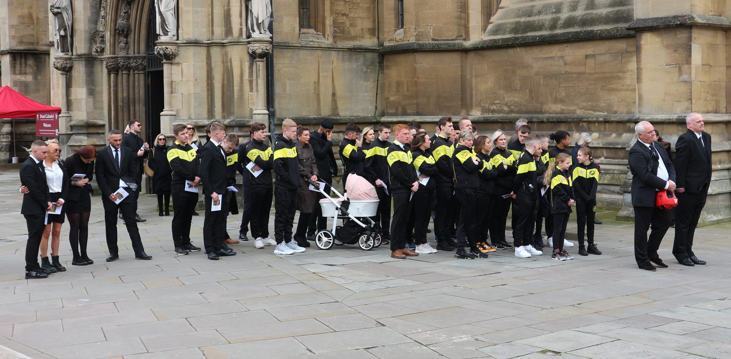 Hundreds say final goodbye to Hillfields boxer Jude Moore - Fishponds Voice